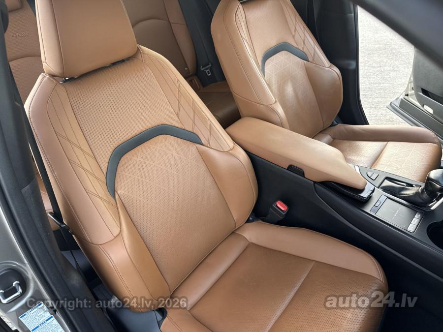 Pelēks Lexus UX 2021 Tartu, ar dzinēja tilpumu 2.00 L un nobraukumu 99 tūkst. km par 25800 €, foto 18 vietnē AUTOMOTO.COM.LV