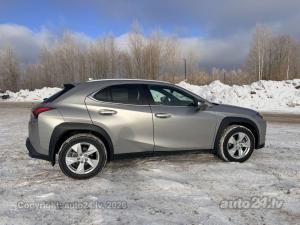Pelēks Lexus UX 2024 Tallina, ar dzinēja tilpumu 2.00 L un nobraukumu 13 tūkst. km par 33900 €, foto 6 vietnē AUTOMOTO.COM.LV