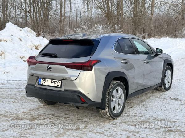 Grey Lexus UX 2024 in Tallinn, with an engine capacity of 2.00 L and mileage of 13 thousand km for 33900 €, photo 8 on AUTOMOTO.COM.LV
