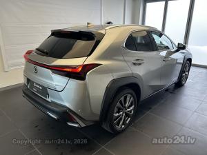 Серый Лексус UX 2024 в Таллин, объемом двигателя 2.00 л и пробегом 31 тыс. км за 35900 €, фото 6 на AUTOMOTO.COM.LV