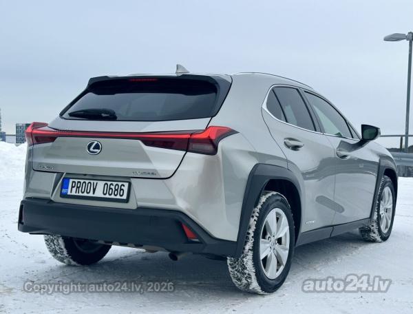 Grey Lexus UX 2021 in Tallinn, with an engine capacity of 1.99 L and mileage of 145 thousand km for 21800 €, photo 4 on AUTOMOTO.COM.LV