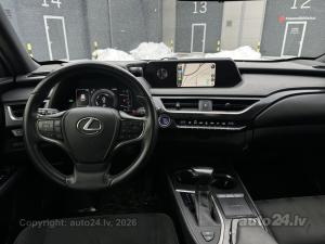 Pelēks Lexus UX 2021 Tallina, ar dzinēja tilpumu 1.99 L un nobraukumu 145 tūkst. km par 21800 €, foto 7 vietnē AUTOMOTO.COM.LV