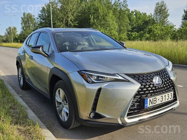 Lexus UX 2020 in Riga, with an engine capacity of 2.00 L and mileage of 80 thousand km for 22700 €, photo 1 on AUTOMOTO.COM.LV