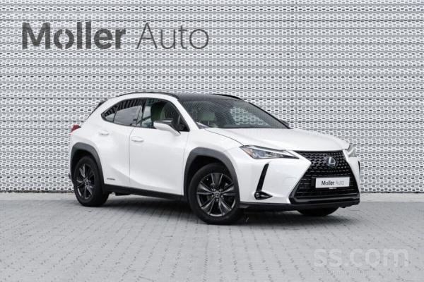 White Lexus UX 2019 in Riga, with an engine capacity of 2.00 L and mileage of 134 thousand km for 20450 €, photo 2 on AUTOMOTO.COM.LV