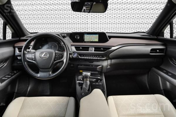White Lexus UX 2019 in Riga, with an engine capacity of 2.00 L and mileage of 134 thousand km for 20450 €, photo 7 on AUTOMOTO.COM.LV