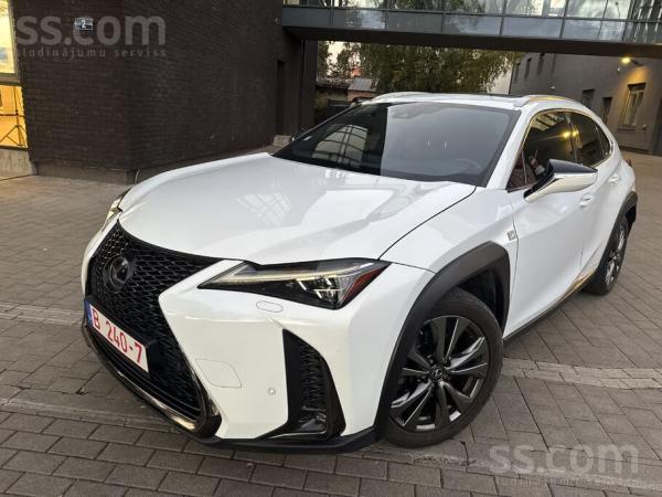 White Lexus UX 2019 in Daugavpils, with an engine capacity of 2.00 L and mileage of 129 thousand km for 22950 €, photo 1 on AUTOMOTO.COM.LV
