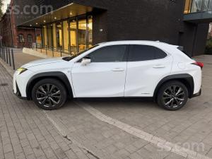 White Lexus UX 2019 in Daugavpils, with an engine capacity of 2.00 L and mileage of 129 thousand km for 22950 €, photo 12 on AUTOMOTO.COM.LV