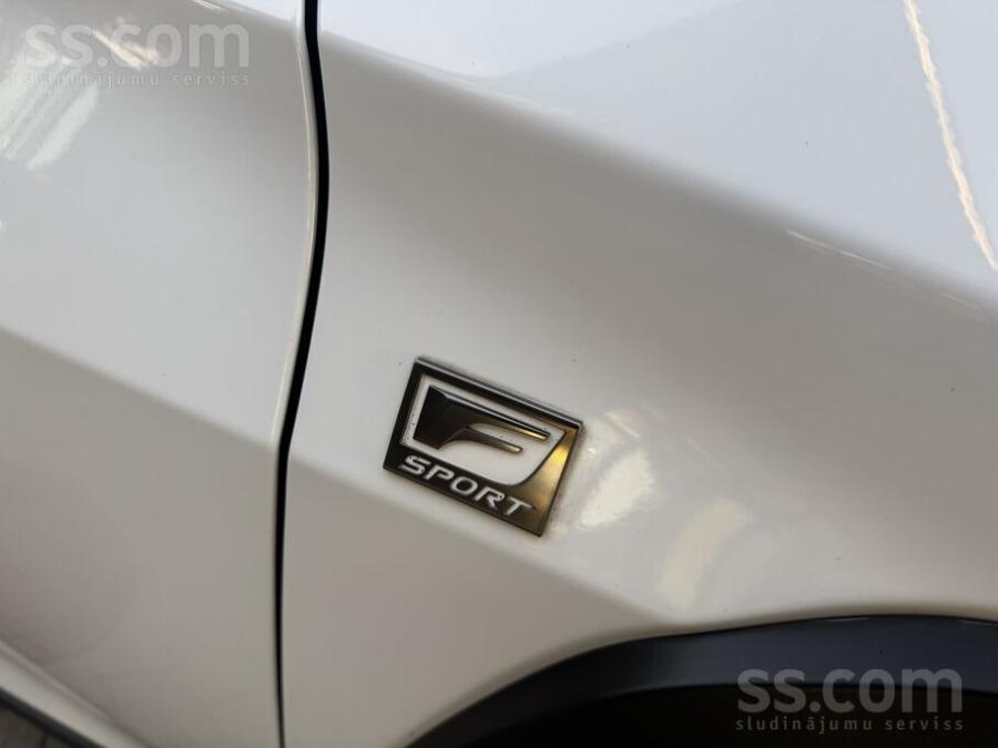 White Lexus UX 2019 in Daugavpils, with an engine capacity of 2.00 L and mileage of 129 thousand km for 22950 €, photo 13 on AUTOMOTO.COM.LV