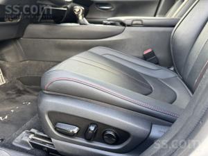 White Lexus UX 2019 in Daugavpils, with an engine capacity of 2.00 L and mileage of 129 thousand km for 22950 €, photo 16 on AUTOMOTO.COM.LV