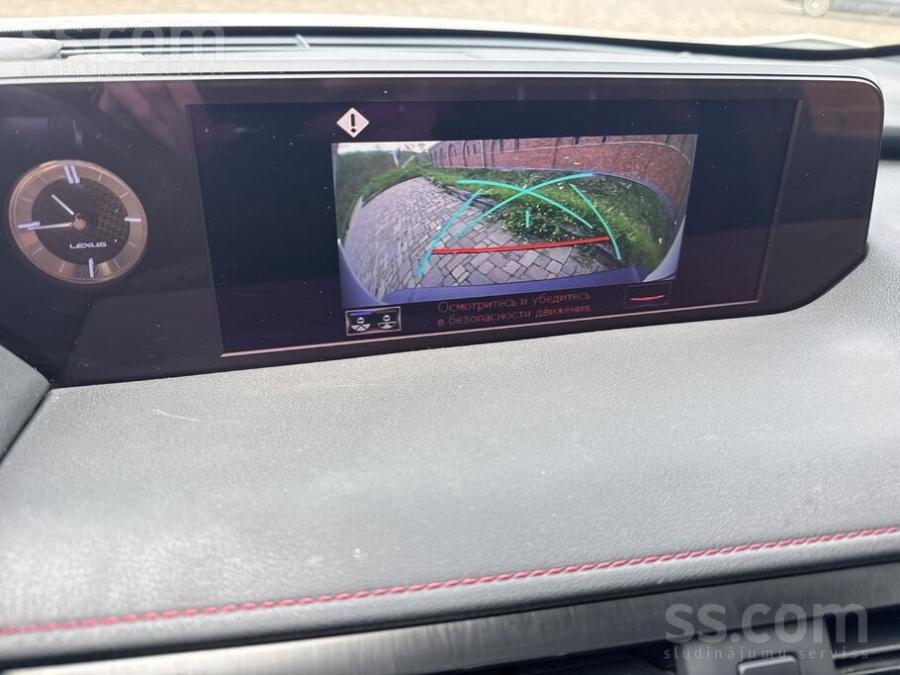 White Lexus UX 2019 in Daugavpils, with an engine capacity of 2.00 L and mileage of 129 thousand km for 22950 €, photo 22 on AUTOMOTO.COM.LV