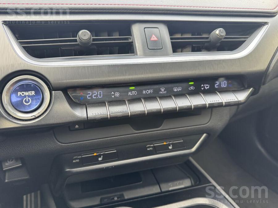 White Lexus UX 2019 in Daugavpils, with an engine capacity of 2.00 L and mileage of 129 thousand km for 22950 €, photo 24 on AUTOMOTO.COM.LV