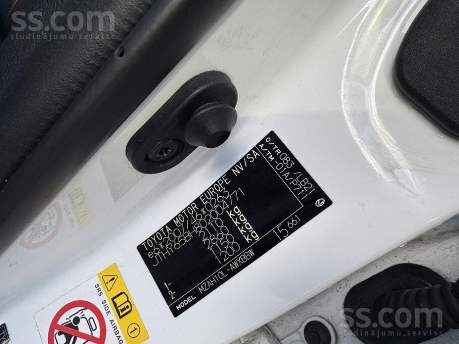 White Lexus UX 2019 in Daugavpils, with an engine capacity of 2.00 L and mileage of 129 thousand km for 22950 €, photo 28 on AUTOMOTO.COM.LV