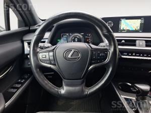 White Lexus UX 2021 in Riga, with an engine capacity of 2.00 L and mileage of 128 thousand km for 19900 €, photo 16 on AUTOMOTO.COM.LV