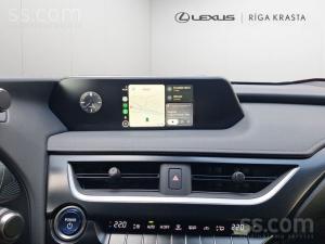 White Lexus UX 2021 in Riga, with an engine capacity of 2.00 L and mileage of 128 thousand km for 19900 €, photo 17 on AUTOMOTO.COM.LV