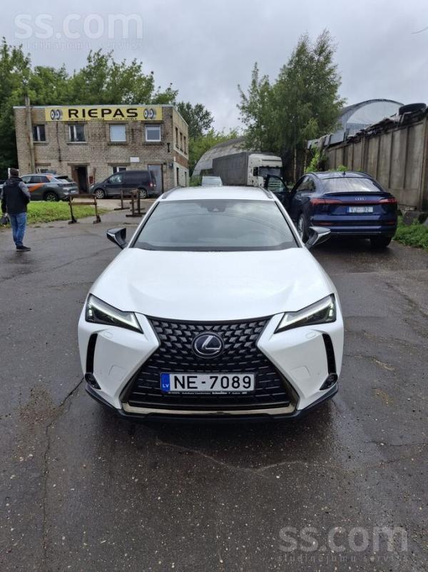 Balts Lexus UX 2021 Rīga, ar dzinēja tilpumu 2.00 L un nobraukumu 56 tūkst. km par 26990 €, foto 3 vietnē AUTOMOTO.COM.LV
