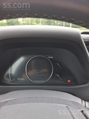 White Lexus UX 2021 in Riga, with an engine capacity of 2.00 L and mileage of 56 thousand km for 26990 €, photo 14 on AUTOMOTO.COM.LV