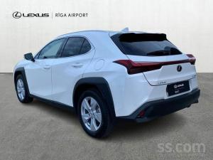 White Lexus UX 2023 in Riga, with an engine capacity of 2.00 L and mileage of 22 thousand km for 34900 €, photo 18 on AUTOMOTO.COM.LV