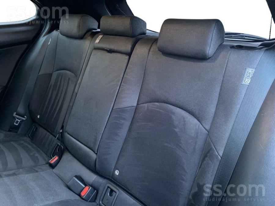 White Lexus UX 2023 in Riga, with an engine capacity of 2.00 L and mileage of 22 thousand km for 34900 €, photo 20 on AUTOMOTO.COM.LV