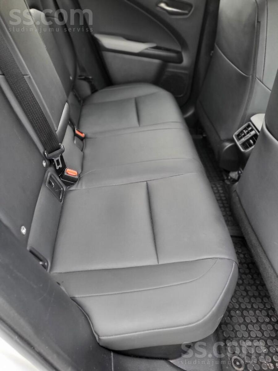 Balts Lexus UX 2021 Rīga, ar dzinēja tilpumu 2.00 L un nobraukumu 63 tūkst. km par 25500 €, foto 11 vietnē AUTOMOTO.COM.LV