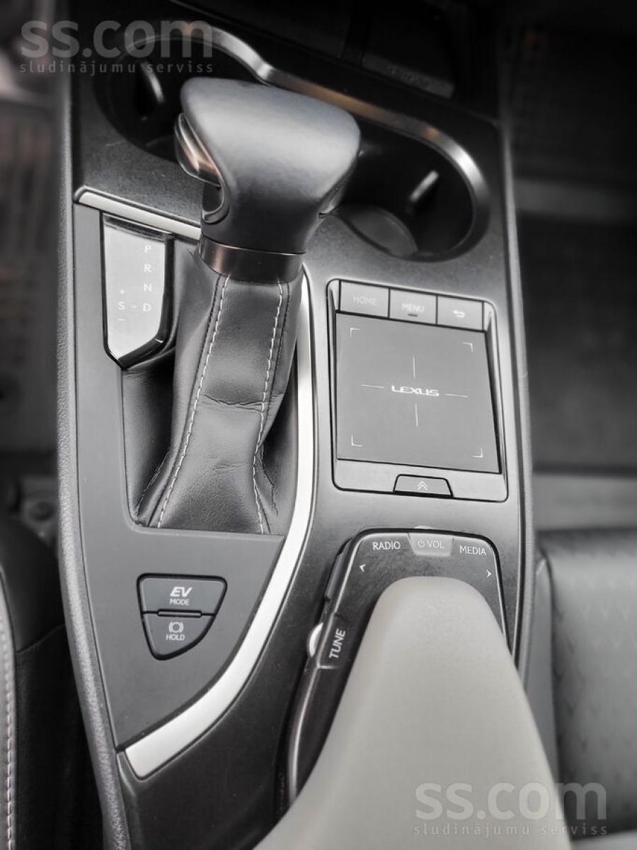 Balts Lexus UX 2021 Rīga, ar dzinēja tilpumu 2.00 L un nobraukumu 63 tūkst. km par 25500 €, foto 12 vietnē AUTOMOTO.COM.LV