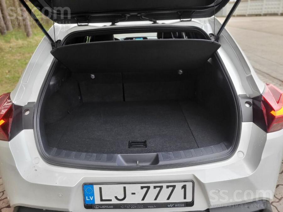 Balts Lexus UX 2021 Rīga, ar dzinēja tilpumu 2.00 L un nobraukumu 63 tūkst. km par 25500 €, foto 13 vietnē AUTOMOTO.COM.LV