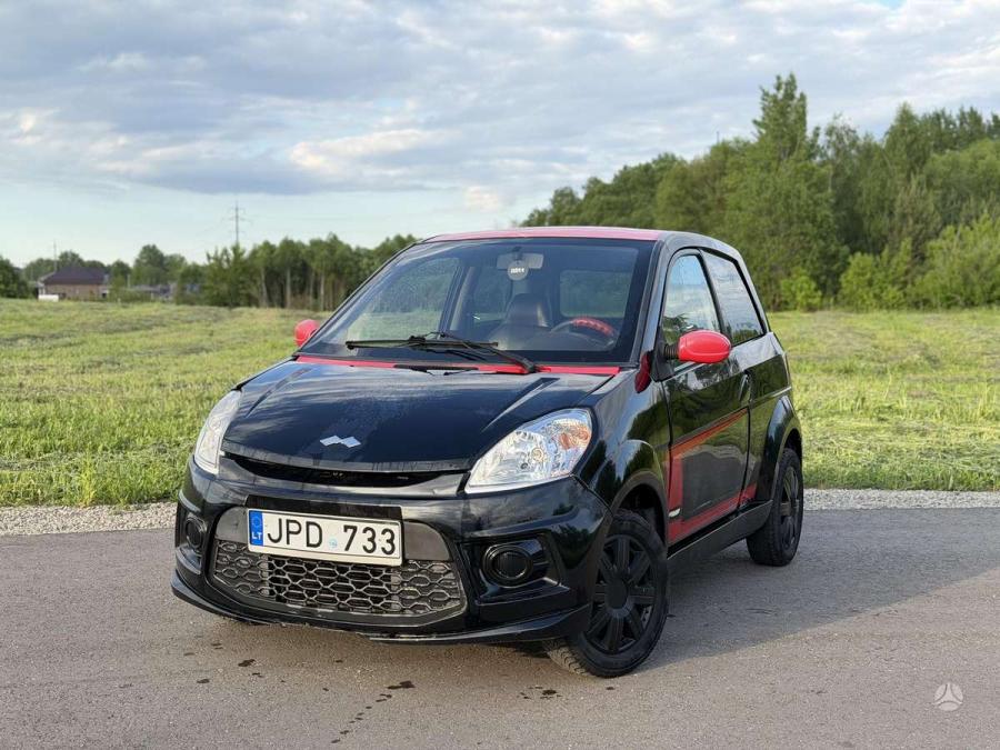 Melns Ligier Ixo 2012 Alīta, ar dzinēja tilpumu 0.48 L un nobraukumu 96 tūkst. km par 4200 €, foto 1 vietnē AUTOMOTO.COM.LV