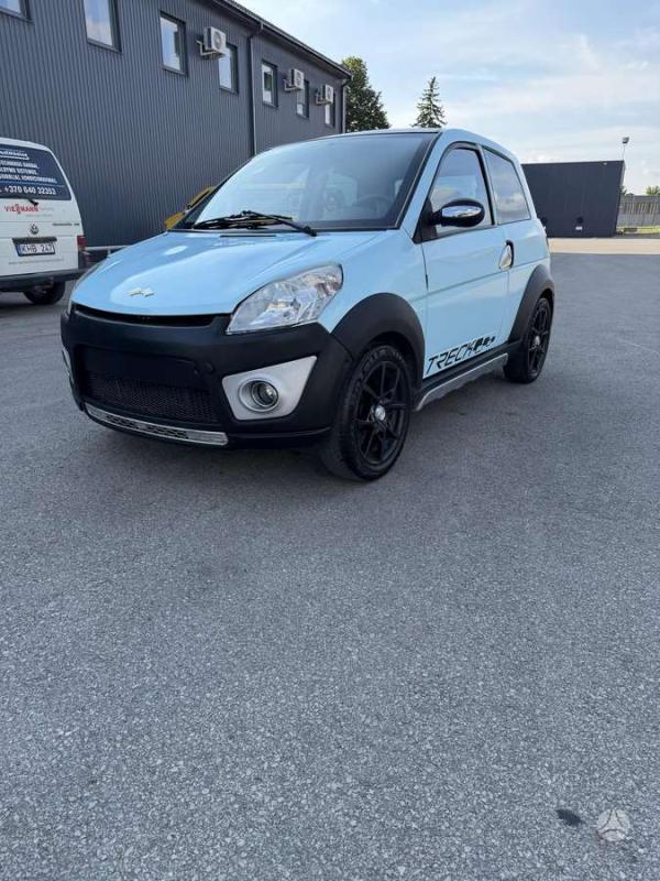 Blue Ligier Ixo 2012 in Marijampole, with an engine capacity of 0.50 L and mileage of 71 thousand km for 4700 €, photo 5 on AUTOMOTO.COM.LV
