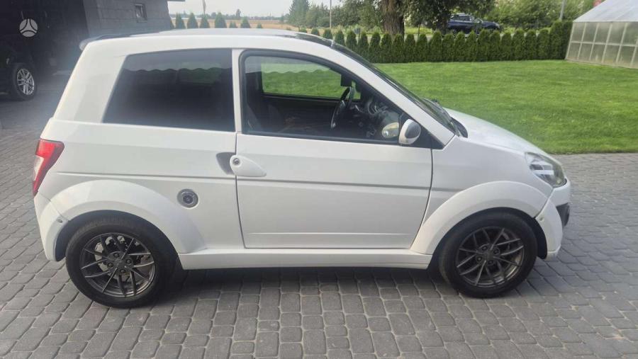 White Ligier Ixo 2012 in Marijampole, with an engine capacity of 0.50 L and mileage of 70 thousand km for 4200 €, photo 10 on AUTOMOTO.COM.LV