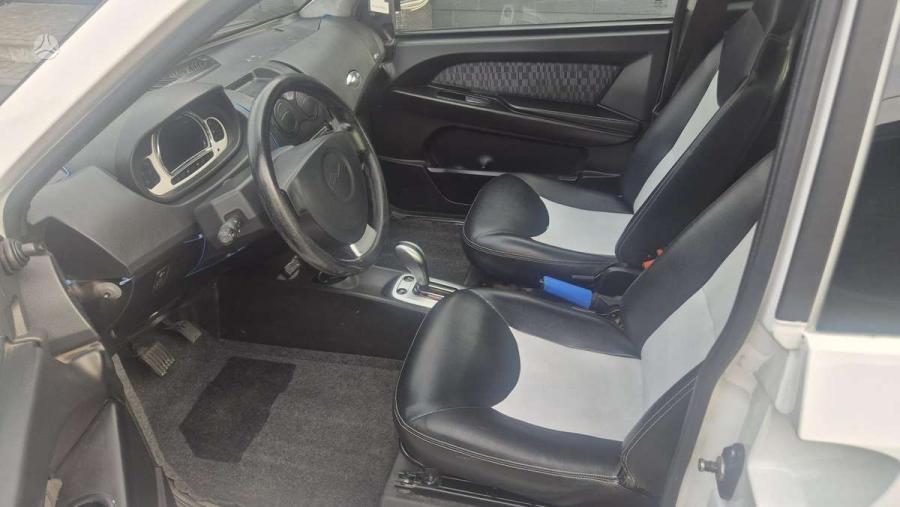 White Ligier Ixo 2012 in Marijampole, with an engine capacity of 0.50 L and mileage of 70 thousand km for 4200 €, photo 12 on AUTOMOTO.COM.LV