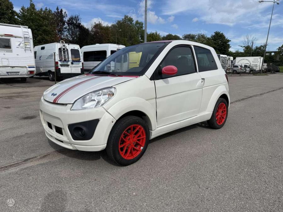 White Ligier Ixo 2011 in Klaipeda, with an engine capacity of 0.50 L and mileage of 44 thousand km for 3000 €, photo 17 on AUTOMOTO.COM.LV