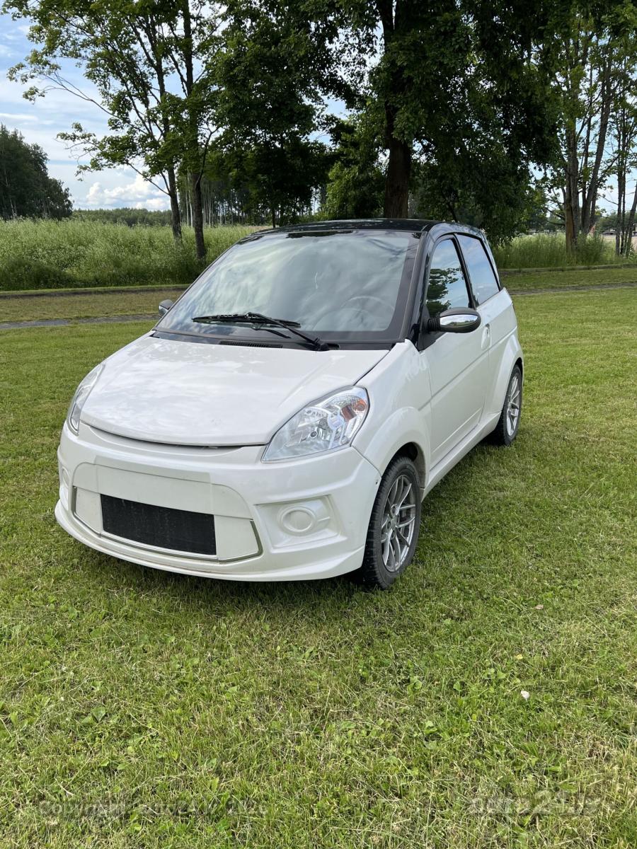 White Ligier Ixo 2012 in Voru, with an engine capacity of 0.44 L and mileage of 61 thousand km for 4000 €, photo 1 on AUTOMOTO.COM.LV