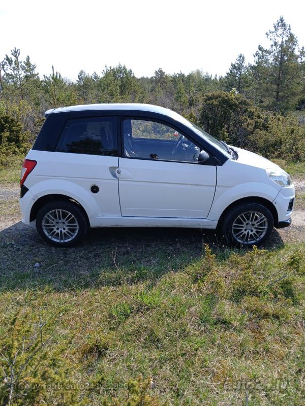 Balts Ligier Ixo 2014 Kuresāre, ar dzinēja tilpumu 0.51 L un nobraukumu 65 tūkst. km par 2600 €, foto 4 vietnē AUTOMOTO.COM.LV