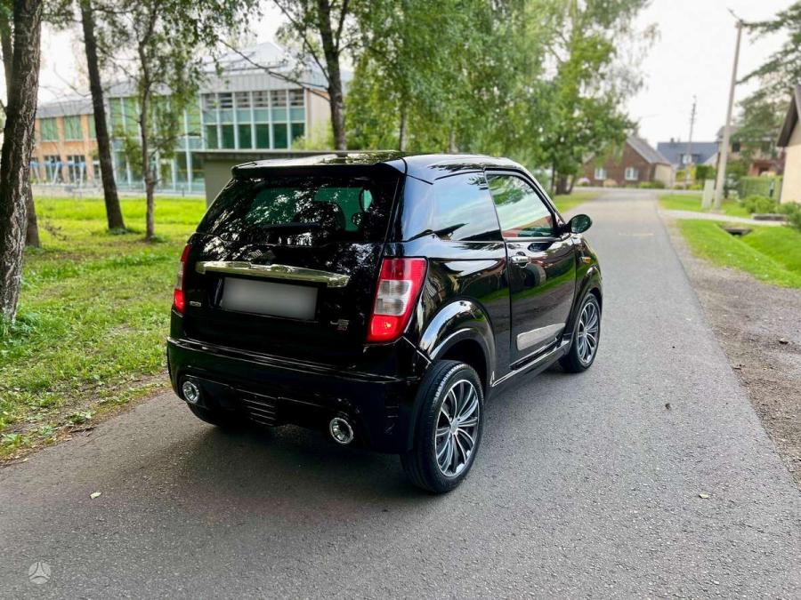 Black Ligier JS 50 2018 in Panevezys, with an engine capacity of 0.49 L and mileage of 31 thousand km for 8499 €, photo 5 on AUTOMOTO.COM.LV