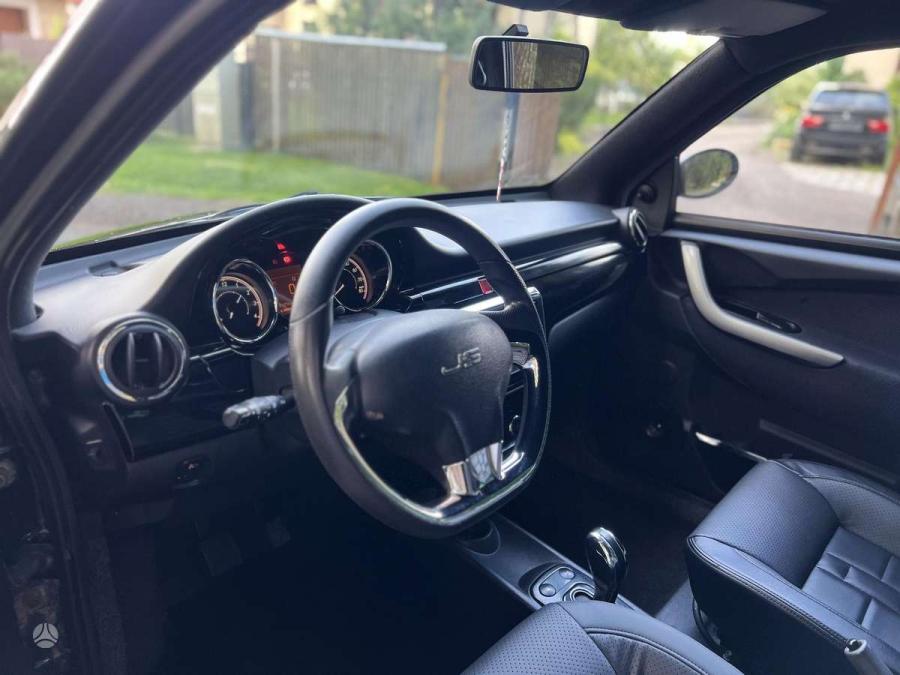 Black Ligier JS 50 2018 in Panevezys, with an engine capacity of 0.49 L and mileage of 31 thousand km for 8499 €, photo 13 on AUTOMOTO.COM.LV