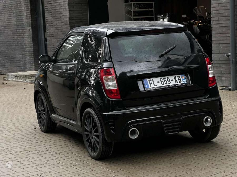Black Ligier JS 50 2019 in Vilnius, with an engine capacity of 0.49 L and mileage of 11 thousand km for 8990 €, photo 4 on AUTOMOTO.COM.LV