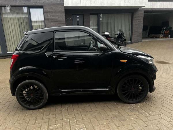 Black Ligier JS 50 2019 in Vilnius, with an engine capacity of 0.49 L and mileage of 11 thousand km for 8990 €, photo 5 on AUTOMOTO.COM.LV