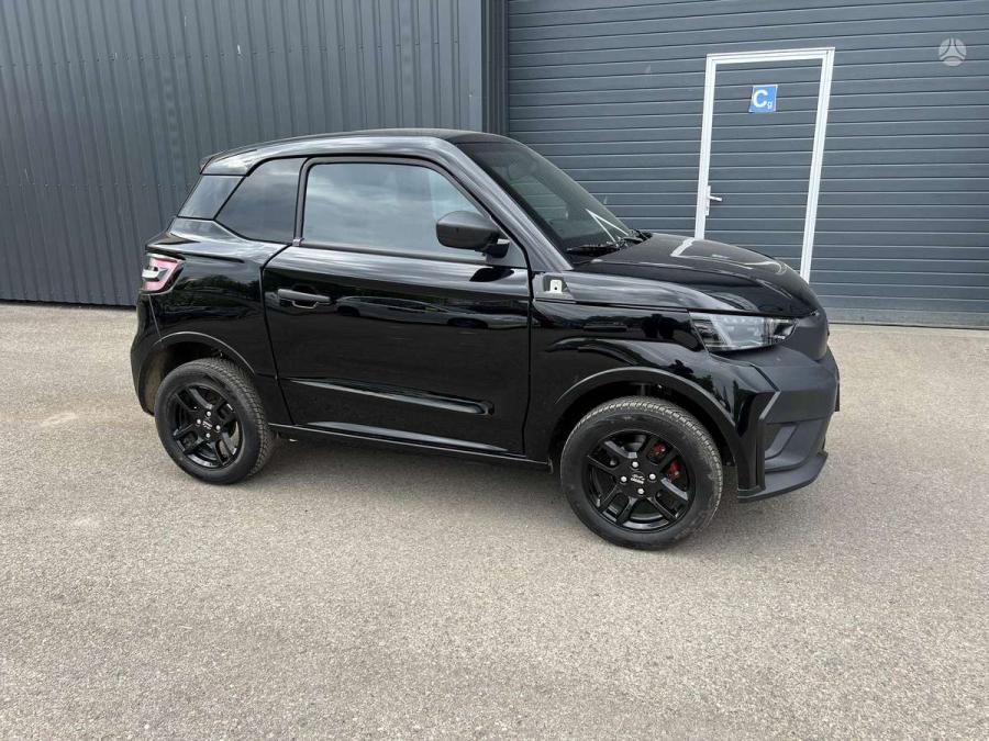 Melns Ligier JS 50 2025 Alīta, ar dzinēja tilpumu 0.00 L un nobraukumu 2 tūkst. km par 11950 €, foto 12 vietnē AUTOMOTO.COM.LV