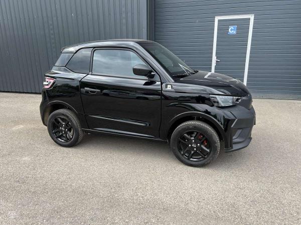 Melns Ligier JS 50 2025 Alīta, ar dzinēja tilpumu 0.00 L un nobraukumu 2 tūkst. km par 11600 €, foto 3 vietnē AUTOMOTO.COM.LV