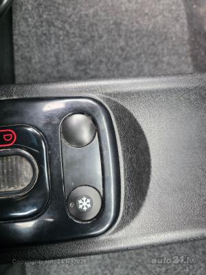 Melns Ligier JS 50 2024 Tartu, ar dzinēja tilpumu 0.49 L un nobraukumu 8 tūkst. km par 14290 €, foto 11 vietnē AUTOMOTO.COM.LV