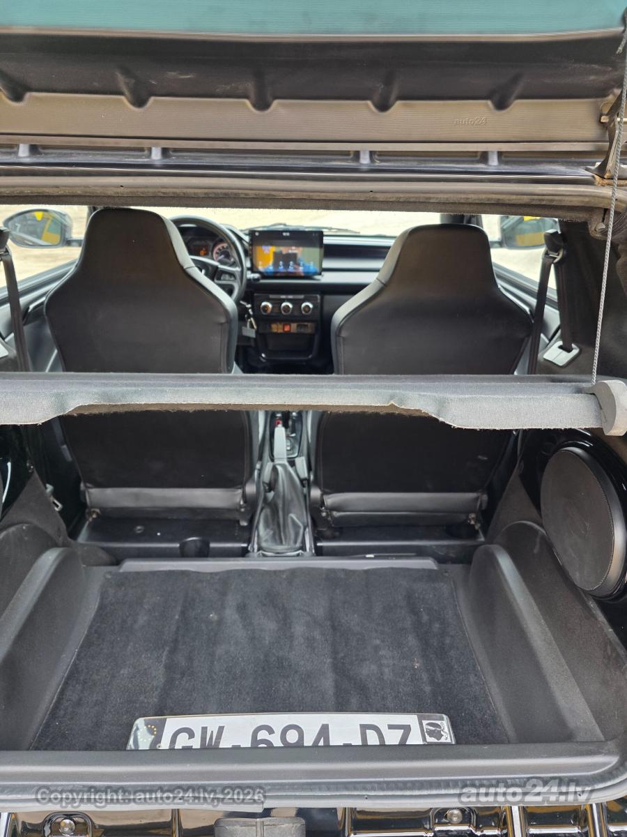 Melns Ligier JS 50 2024 Tartu, ar dzinēja tilpumu 0.49 L un nobraukumu 8 tūkst. km par 14290 €, foto 20 vietnē AUTOMOTO.COM.LV