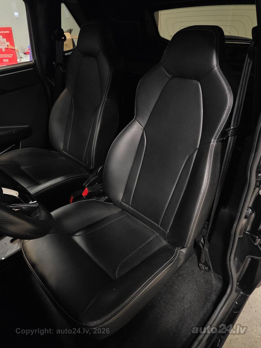 Melns Ligier JS 50 2025 Tallina, ar dzinēja tilpumu 0.50 L un nobraukumu 3 tūkst. km par 16990 €, foto 17 vietnē AUTOMOTO.COM.LV