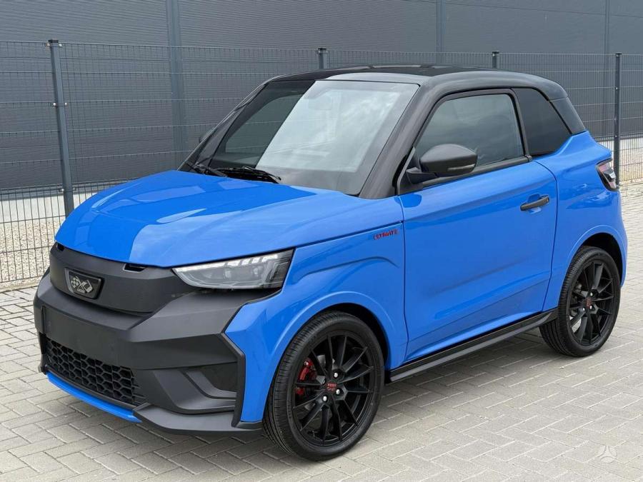 Blue Ligier JS 50 2025 in Kaunas, with an engine capacity of 0.50 L and mileage of 5 thousand km for 16900 €, photo 11 on AUTOMOTO.COM.LV