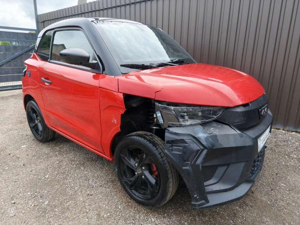 Sarkans Ligier JS 50 2025 Kauņa, ar dzinēja tilpumu 0.50 L un nobraukumu 9 tūkst. km par 10700 €, foto 3 vietnē AUTOMOTO.COM.LV