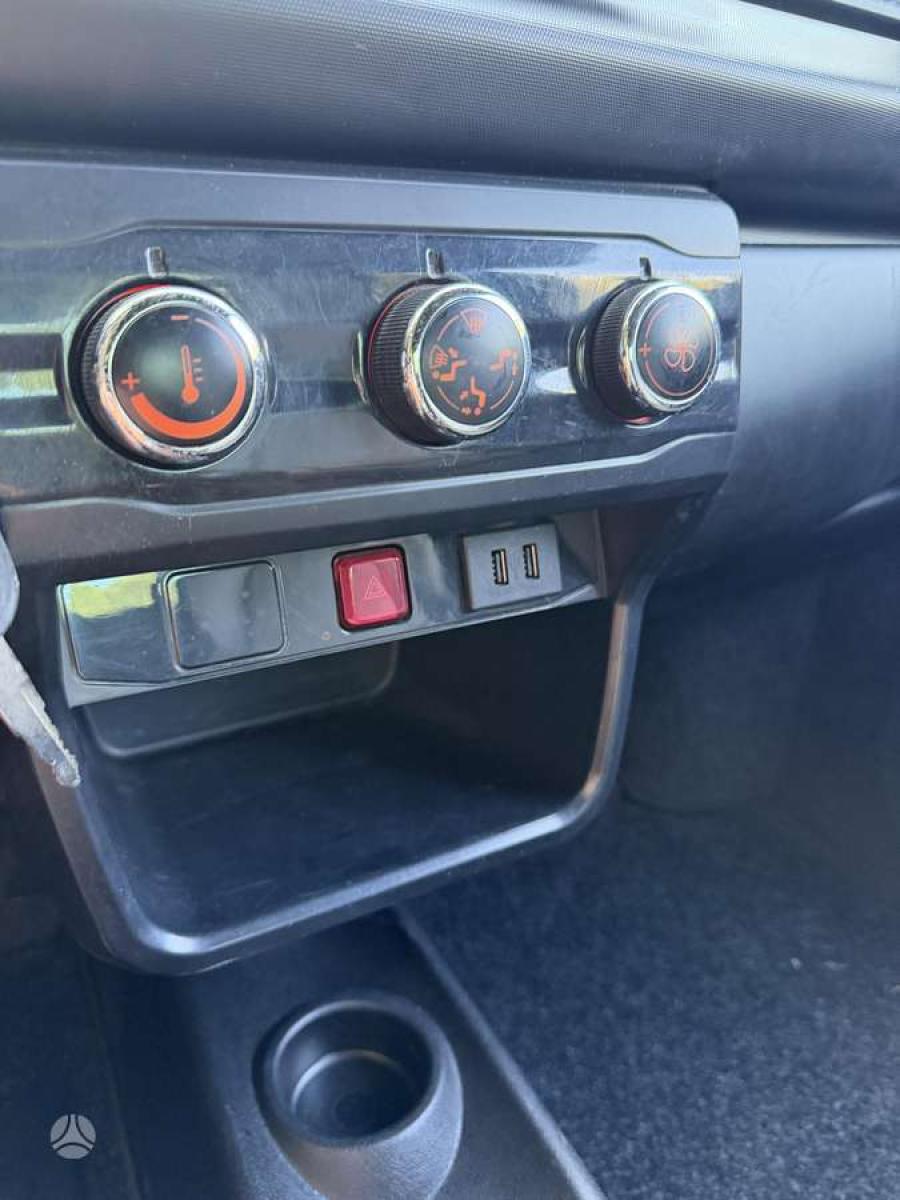 Sarkans Ligier JS 50 2023 Prienai, ar dzinēja tilpumu 0.00 L un nobraukumu 13 tūkst. km par 11550 €, foto 16 vietnē AUTOMOTO.COM.LV