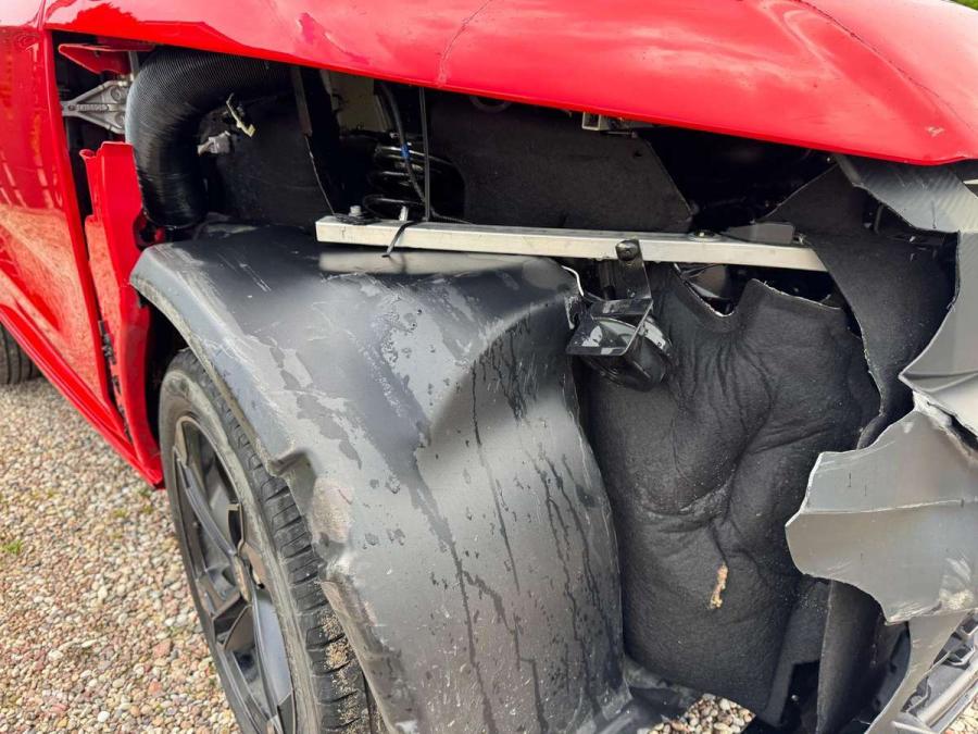 Sarkans Ligier JS 50 2025 Kauņa, ar dzinēja tilpumu 0.00 L un nobraukumu 3 tūkst. km par 12200 €, foto 21 vietnē AUTOMOTO.COM.LV