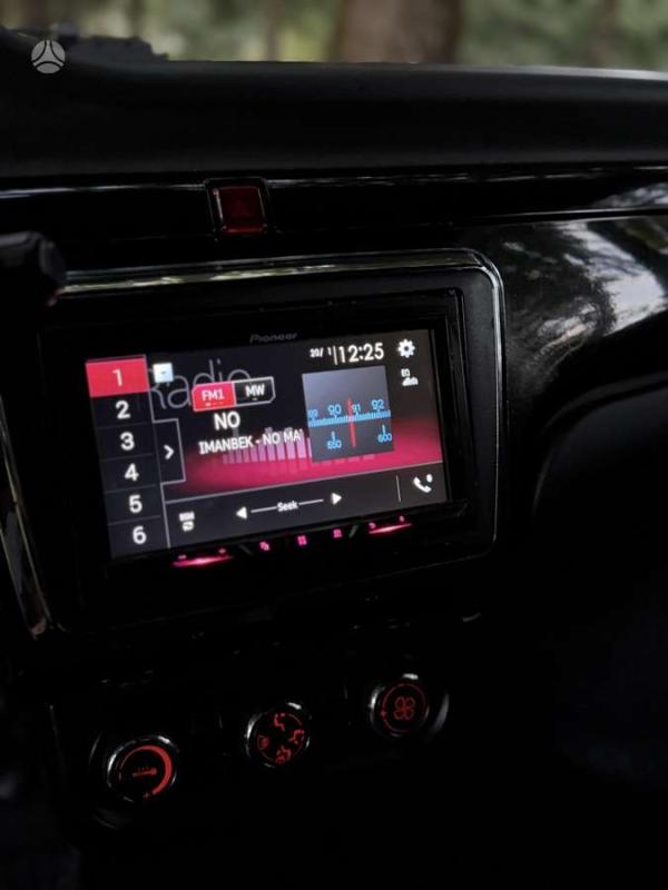 Ligier JS 50 2017 Tauragė vietnē Balts Ligier JS 50 2017 Tauragė, ar dzinēja tilpumu 0.00 L un nobraukumu 37 tūkst. km par 8200 €, foto 10 vietnē AUTOMOTO.COM.LV