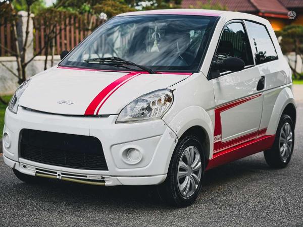 Balts Ligier JS 50 2011 Klaipėda, ar dzinēja tilpumu 0.44 L un nobraukumu 19 tūkst. km par 3199 €, foto 1 vietnē AUTOMOTO.COM.LV
