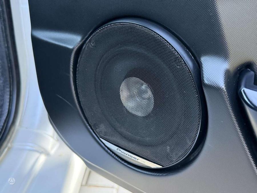 Balts Ligier JS 50 2018 Prienai, ar dzinēja tilpumu 0.50 L un nobraukumu 32 tūkst. km par 6350 €, foto 23 vietnē AUTOMOTO.COM.LV
