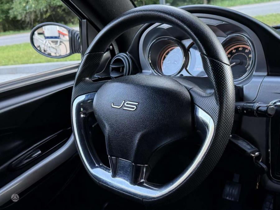 Balts Ligier JS 50 2018 Prienai, ar dzinēja tilpumu 0.50 L un nobraukumu 32 tūkst. km par 6350 €, foto 25 vietnē AUTOMOTO.COM.LV