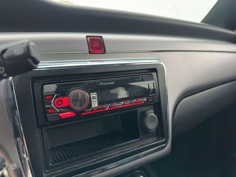 Balts Ligier JS 50 2020 Tauragė, ar dzinēja tilpumu 0.00 L un nobraukumu 36 tūkst. km par 7400 €, foto 15 vietnē AUTOMOTO.COM.LV